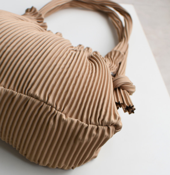 2way☆プリーツショルダー・ベージュ Msize 2wayバッグ Rin.n 通販 18467597｜Creema(クリーマ)