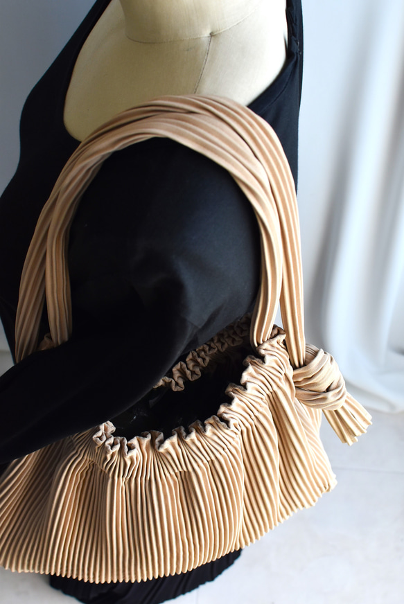 2way☆プリーツショルダー・ベージュ Msize 2wayバッグ Rin.n 通販 18467597｜Creema(クリーマ)