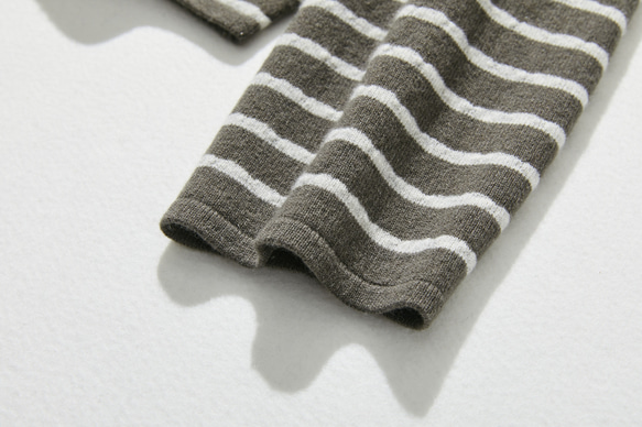 ゆるっと華奢見え配色ボーダーセーター ウールとカシミヤ混紡ニット カーキ 241026-2 ニット・セーター fall-in&co(talent) 通販 18477652｜Creema(クリーマ)