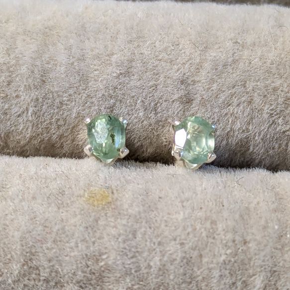 グリーンカイヤナイト SV925 ピアス(ペア) 4x3mm ネパール産 AAA級 14Kgf変更可能 ピアス（スタッド・一粒） sugaryheavens 通販 18481236 ...