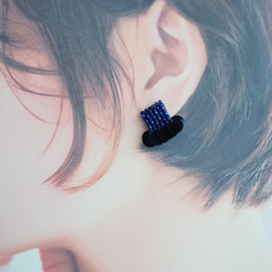 『Beadspan square 』（ネイビー）ピアス/イヤリング【受注】 イヤリング・ノンホールピアス Beadspan 通販｜Creema(クリーマ) 18486449