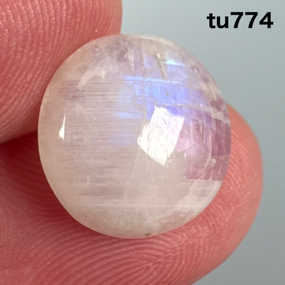 ブルームーンストーン Aクラス 14ミリルース Tu774 天然石 pinky 通販 18537524｜Creema(クリーマ)