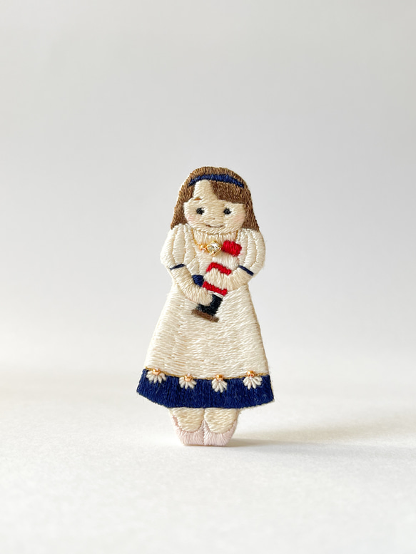 クララのブローチ ブローチ L-azare 通販 18556287｜Creema(クリーマ)