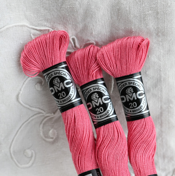 レトロ DMCアブローダー＃20 ピンク系 335 糸・ミシン糸 アンティークメルスリー 通販 18573745｜Creema(クリーマ)