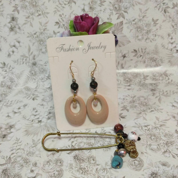 【送料無料】プチ福袋限定1点 チェコビーズ、淡水パール、チェリ－ブランドビーズがいっぱいのブロ－チピン ブローチ Petit Coffret ...