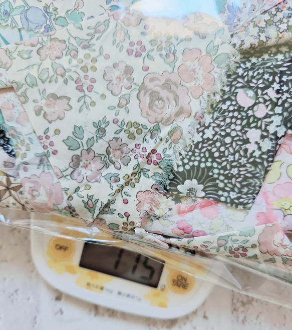 リバティ ハギレパック 115g ハギレセット 詰め合わせ 生地 タナローン はぎれ NQNL* 通販｜Creema(クリーマ) 18583985