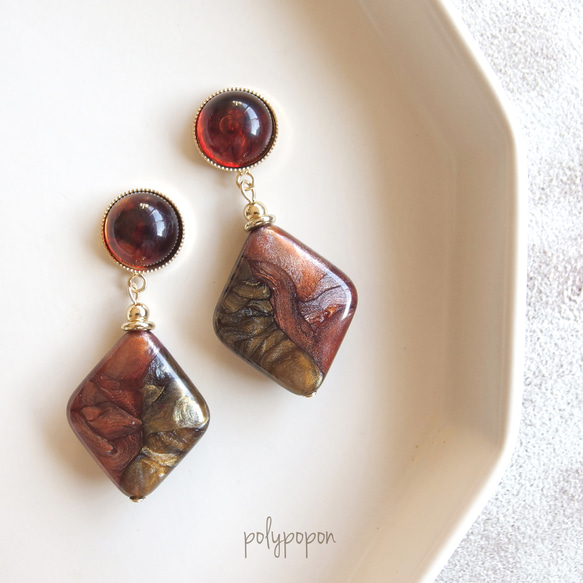 [1点もの]ドイツ製ヴィンテージ ダイヤ型マーブルビーズの大ぶりイヤリング・チタンピアス（べっ甲×ブラウン） イヤリング・ノンホールピアス ...