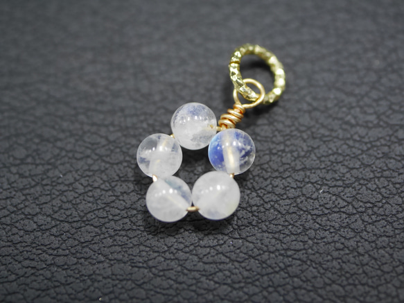 【14KGF】4mmムーンストーンの大人可愛いペンダントトップ 342 ペンダントトップ KAZEYA－かぜやー 通販 18618630｜Creema(クリーマ)