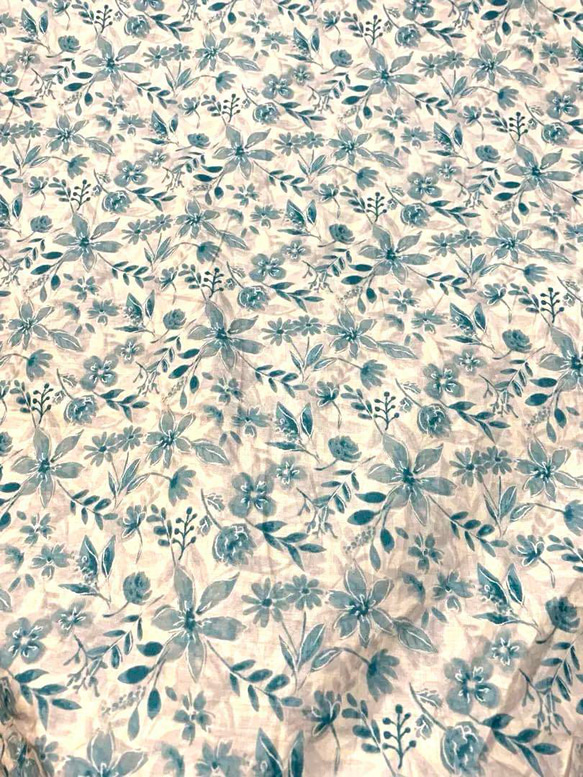 【生地】コットン 青と白の花柄 SUNLIGHT FLOWER・60ローン・1m～ 生地 sai fabric 通販 18637857 ...