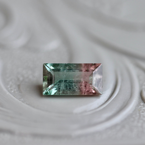 バイカラートルマリン 0.34ct 6mm×3.3mm 【MJ2424】 その他アクセサリー Mei JEWELRY 通販 18678995｜Creema(クリーマ)