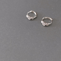 silver925 3粒ラウンドCZ ワンタッチフープピアス オフィスコーデ 4060235-49 ピアス（フープ） curro 通販｜Creema(クリーマ) 18697545