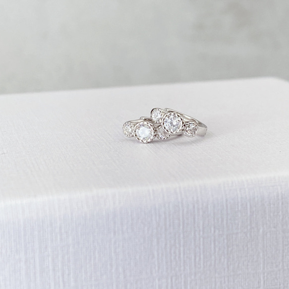 silver925 3粒ラウンドCZ ワンタッチフープピアス オフィスコーデ 4060235-49 ピアス（フープ） curro 通販 18697545｜Creema(クリーマ)