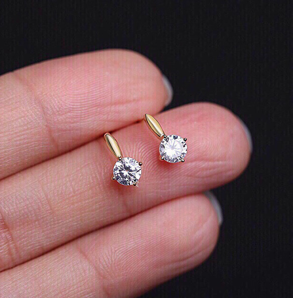 一粒 CZダイヤピアス ／ 樹脂イヤリング キラキラ 純銀s925 通勤ピアス 定番ピアス 樹脂ノンホールピアス ピアス（スタッド・一粒） ノン 通販｜Creema(クリーマ) 18716050