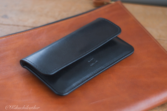 《RIVER》レザーフラップケース Regular iPhone・スマホケース ブラック iPhoneケース・カバー KIKUCHI LEATHER 通販 18717449｜Creema(クリーマ)