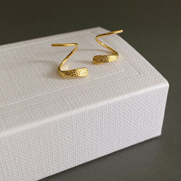 silver925 スパイラル ピアス ラウンド アレルギー対応 K14gp o41019-44 ピアス（スタッド・一粒） curro 通販 18735747｜Creema(クリーマ)