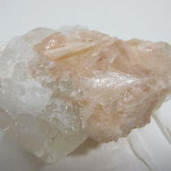 No.CR-276 天然石 原石 アポフィライト・ピンクスティルバイト 51g 天然石 Rose Stone 通販｜Creema(クリーマ ...