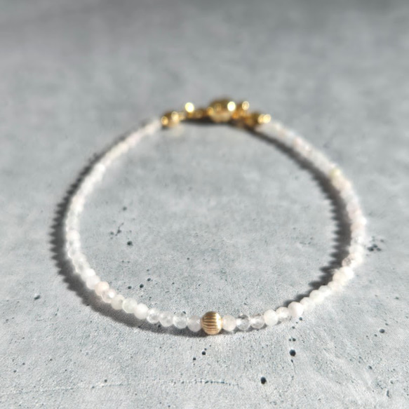 《再販×4》14kgf 4月誕生石・モルガナイトの極細ブレスレット 「愛情・優美・清純」 ブレスレット CHERIE handmade 通販 18780245｜Creema(クリーマ)