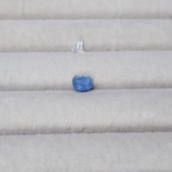 単品 カイヤナイト ピアス サージカル仕様 キャッチはシリコン [21] KN_21 ピアス（スタッド・一粒） まかろに 通販｜Creema ...