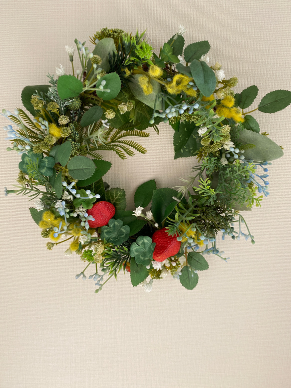 『Creema限定』【送料無料】いちごとミモザのリース A-304 アーティフィシャルフラワー リース brannir 通販｜Creema(クリーマ) 18826992