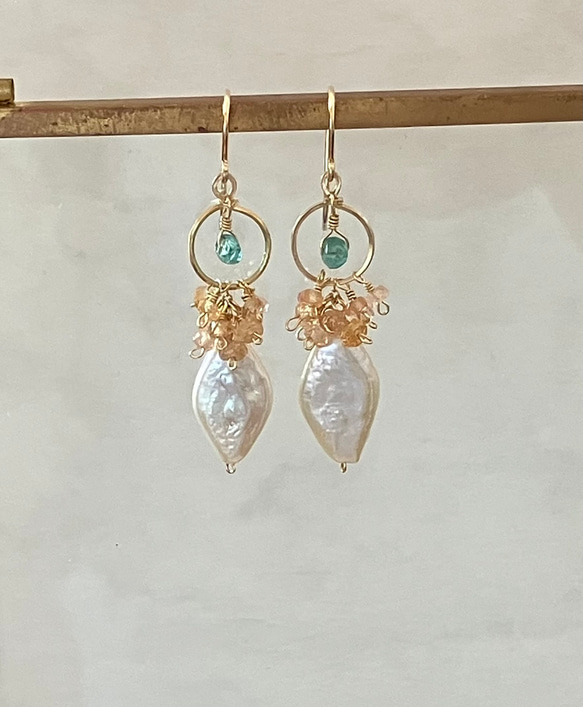 14kgf サファイアとエメラルドの春ピアスorイヤリング ピアス（フック・チェーン） orange 通販 18842541｜Creema(クリーマ)