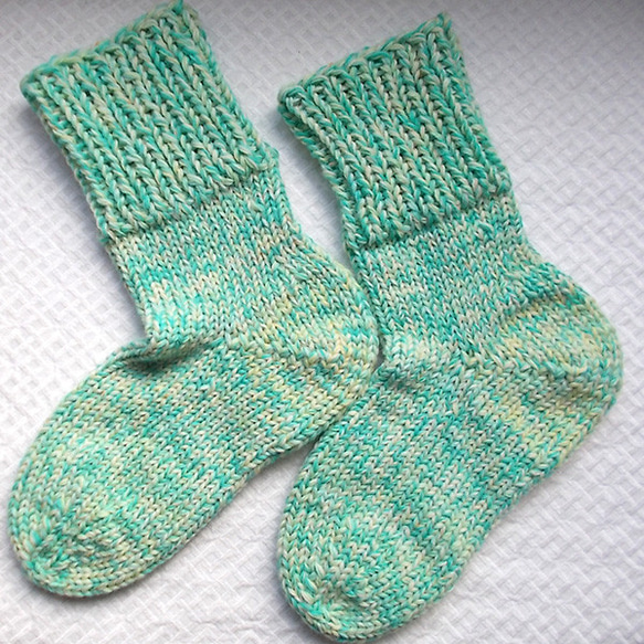 23.5～24.5㎝くらいの方用 厚手の手編み靴下 ウール100％ 毛糸を約205g以上使用した分厚い靴下（89） 靴下 hazako 通販 18883653｜Creema(クリーマ)