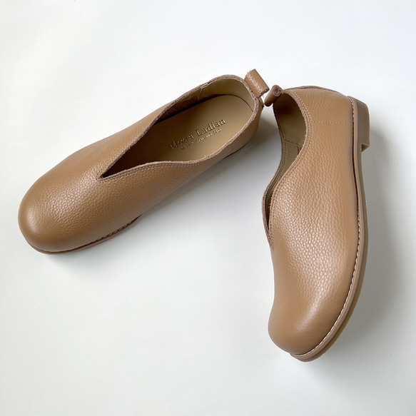 春カラー【本革】ワンランク上の履き心地 Vカットスリッポン カジュアルシューズ 2703 スリッポン Moda Ladian 通販 ...