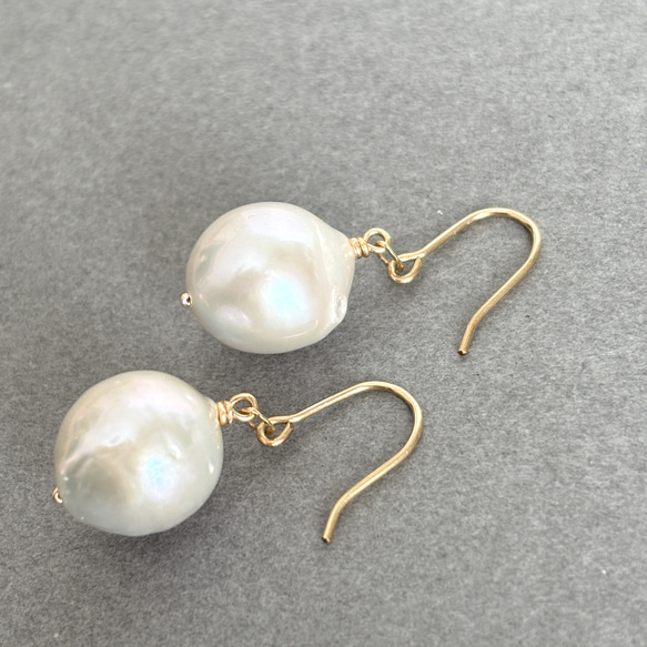︎いびつが可愛い大きな淡水パール14kgfピアス ︎（13mm×11mm）【少し訳ありなパールさん】 ピアス（フック・チェーン） KODAI9U 通販 18903805｜Creema(クリーマ)