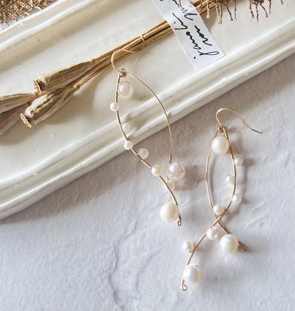 【特集掲載】【再販】ウェーブピアス／イヤリング【淡水パール】14kgf 6月誕生石 フォーマル ピアス（フック・チェーン） makila 通販 18908893｜Creema(クリーマ)