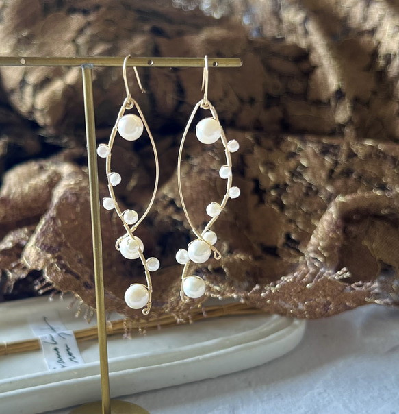 【特集掲載】【再販】ウェーブピアス／イヤリング【淡水パール】14kgf 6月誕生石 フォーマル ピアス（フック・チェーン） makila 通販 18908893｜Creema(クリーマ)