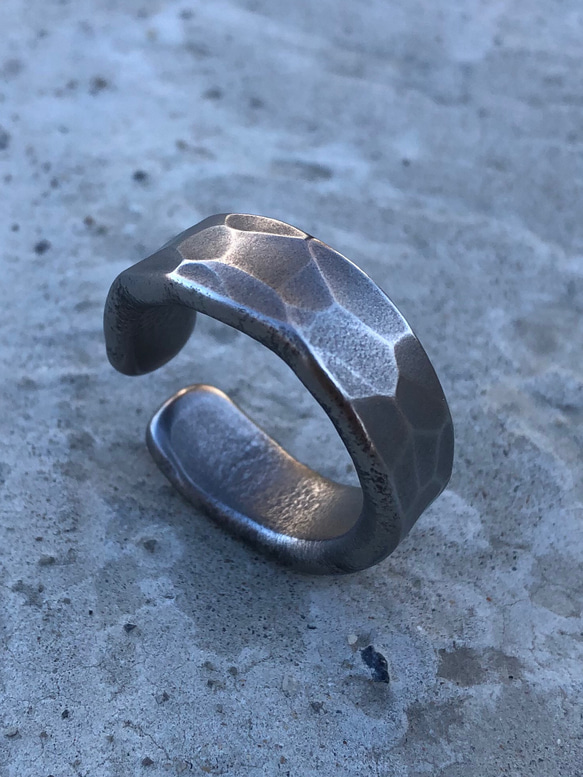 titanium big ear cuff “silver lock” イヤーカフ イヤリング イヤーカフ brass-creation 通販 ...