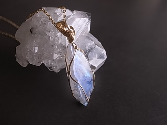 ホワイトラブラドライト レインボームーンストーン ペンダントトップ インド産 ペンダントトップ 宙とクリスタル・ジュエリー 通販 ...