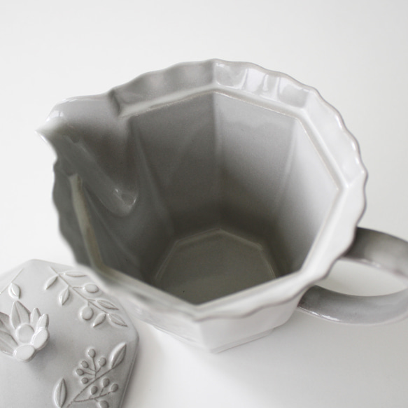 オリーヴ ポット 白グレー／0111213 ポット・急須 katogoroshoten 通販 19105843｜Creema(クリーマ)