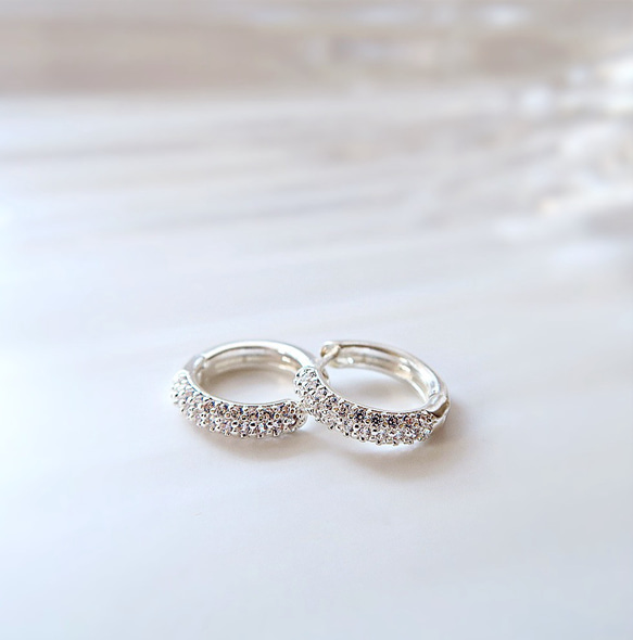 《大人のキレイめシルバー》CZ SILVER PLATED HOOPS (ピアス) アレルギー対応 ピアス（フープ） GEMUU 通販 19113290｜Creema(クリーマ)