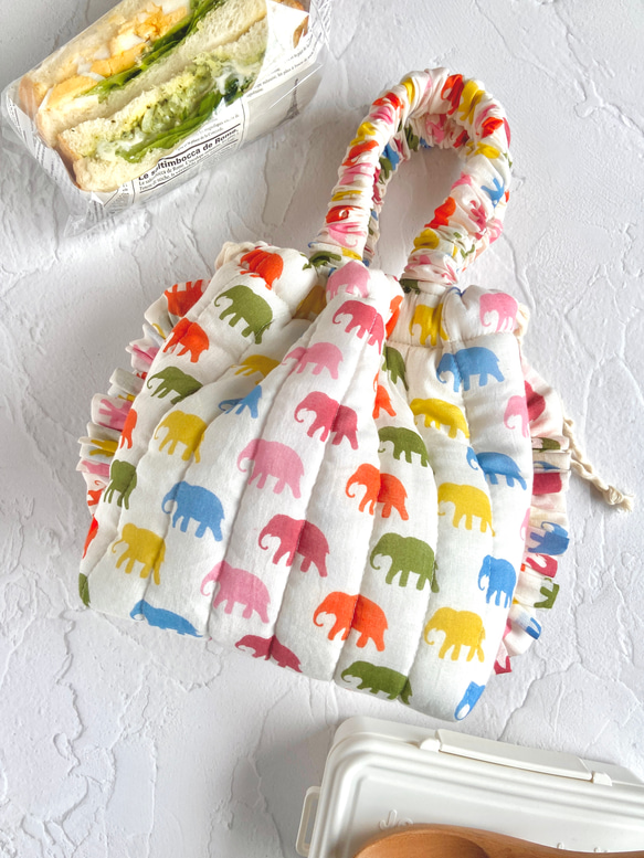 【インド/ブロックプリント】ぽてっと可愛いお弁当袋 (保冷・保温) フリフリ巾着 洗える 便利 お弁当 弁当袋・風呂敷 Ito暮らし 通販 ...