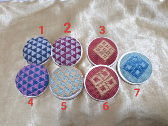 こぎん刺しのブローチ：刺し子：日本文化：和物 ブローチ lenoco 通販 19177571｜Creema(クリーマ)