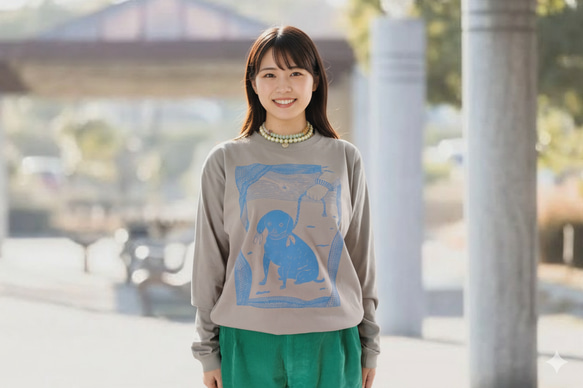 グレー長袖Tシャツ リボンの犬 Tシャツ Miura Atsuko 通販 19179215｜Creema(クリーマ)