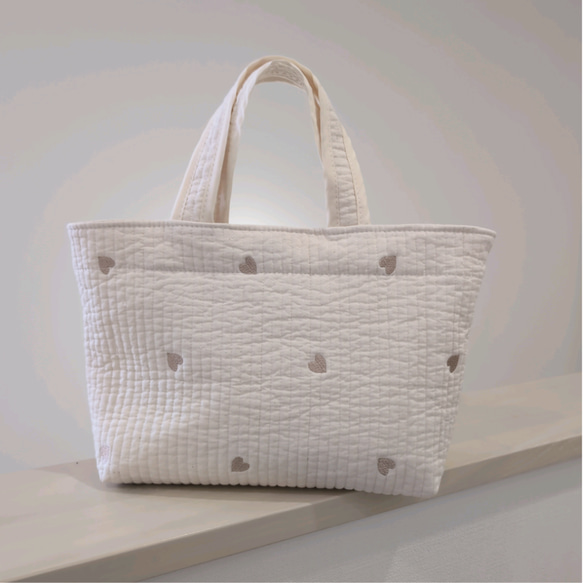 受注制作 ヌビバッグ /ヌビトートバッグ /ランチトートMサイズ/ 生成り/ハート刺繍(ピンクベージュ) トートバッグ moa*sewing ...