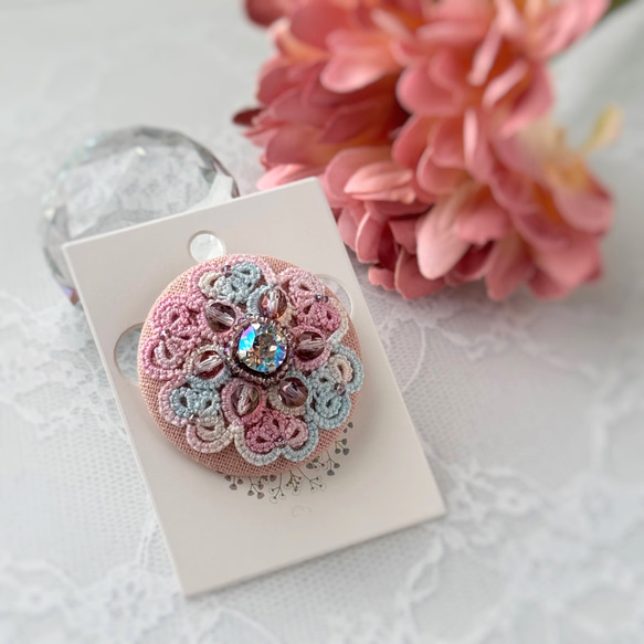 タティングレースとビーズのブローチ 『ピンク色に染まる空』 ブローチ Kero-made☆ 通販 19179557｜Creema(クリーマ)