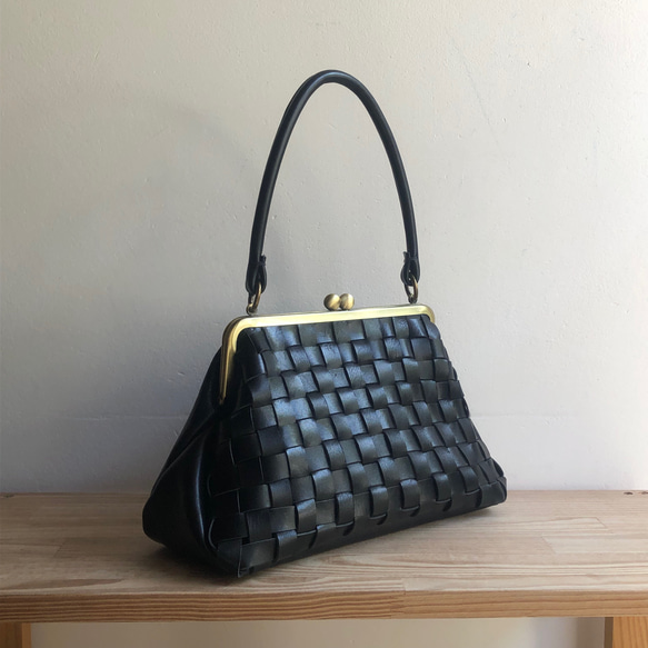 オイルレザー編み込みメッシュハンドバッグ ハンドバッグ ton 通販 19179578｜Creema(クリーマ)