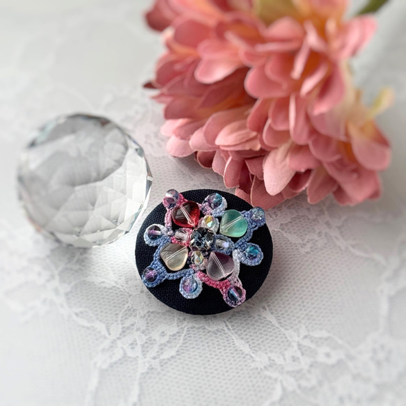 タティングレースとビーズのブローチ 『夏夜空の華』 ブローチ Kero-made☆ 通販 19179585｜Creema(クリーマ)