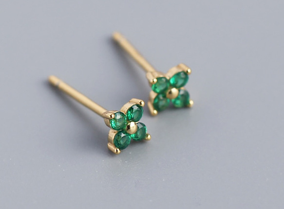 早割価格★SILVER925★幸せの四つ葉のクローバーピアス花SV925小さなシンプルCZダイヤモンドピアス5月誕生石 ピアス（スタッド・一粒 ...