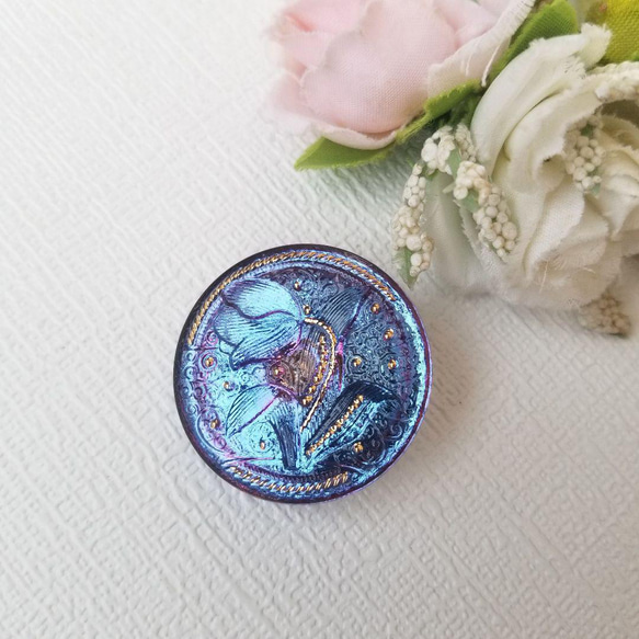 チューリップのポニーフック又は帯留め チェコガラス 青 ポニーフック・ヘアカフス saia 通販 19181637｜Creema(クリーマ)