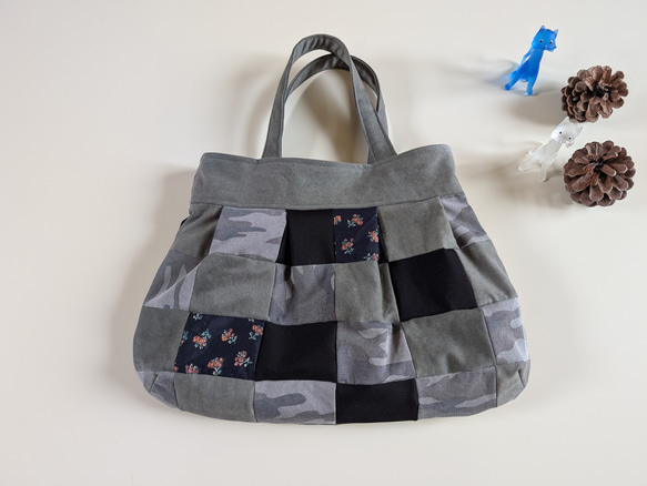 カーキ色のパッチワークバッグ♪ グラニーバッグ Eiby 通販 19185063｜Creema(クリーマ)