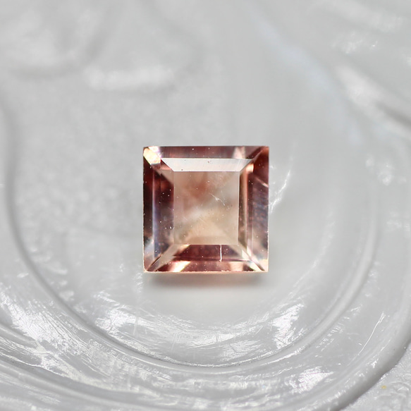 バイカラーラブラドライト 0.30ct スクエアカット 4.3mm×4.2mm×2.5mm【MJ2563】 その他アクセサリー Mei JEWELRY 通販 19196122｜Creema(クリーマ)