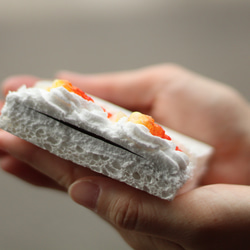 【ばねポーチ小】サンドイッチ いちご＆クリーム ポーチ Fairy and You 通販 19207270｜Creema(クリーマ)