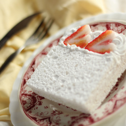 【ばねポーチ小】サンドイッチ いちご＆クリーム ポーチ Fairy and You 通販 19207270｜Creema(クリーマ)