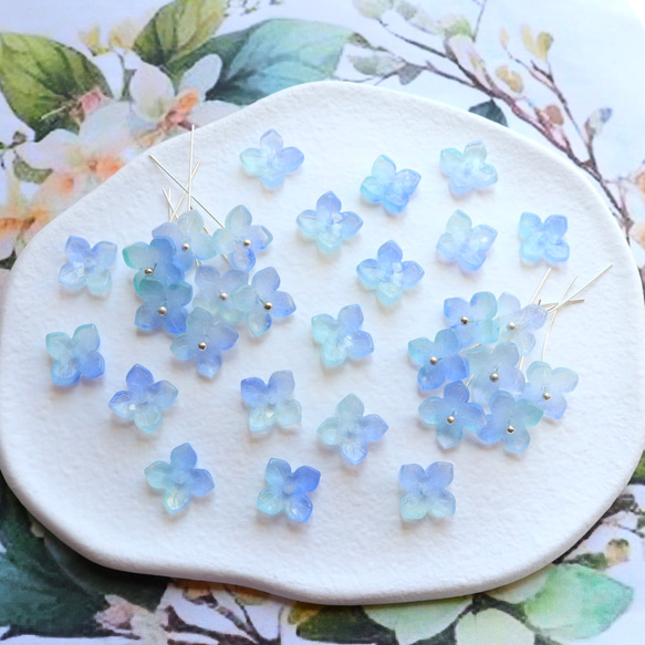 新作★アジサイ お花のガラスビーズ タイプ2 ゴールドグリッター×ブルー、ミントグリーングラデーション その他素材 handmade ...