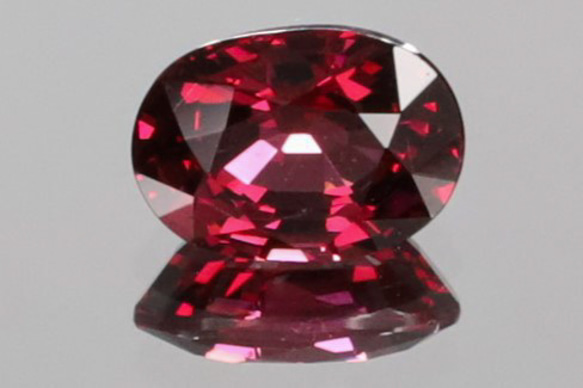 『高級品』VVS 希少なマダガスカル産★ 8x6mm 天然 ロードライトガーネット 唯一無二のブラック＆ネオンチェリー 天然石 ...