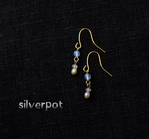 【SALE】G60㉒【1点のみ】合成オパールのプチスイング♪ピアス～大人シック（パーツ変更可能） ピアス（フック・チェーン ...