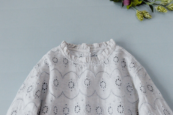 リネン100％スカラップ総刺繍大人可愛い長袖トップス♪ ブラウス Tomoki 通販 19210226｜Creema(クリーマ)